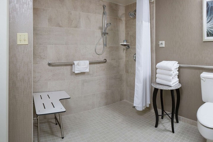 DoubleTree by Hilton Boston Andover Andover | Bookonline.com