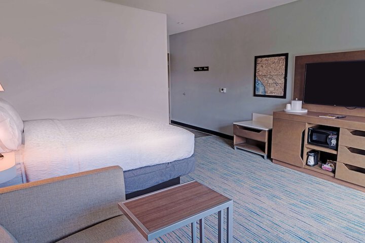 Hampton Inn Riverside Downtown Riverside | Bookonline.com