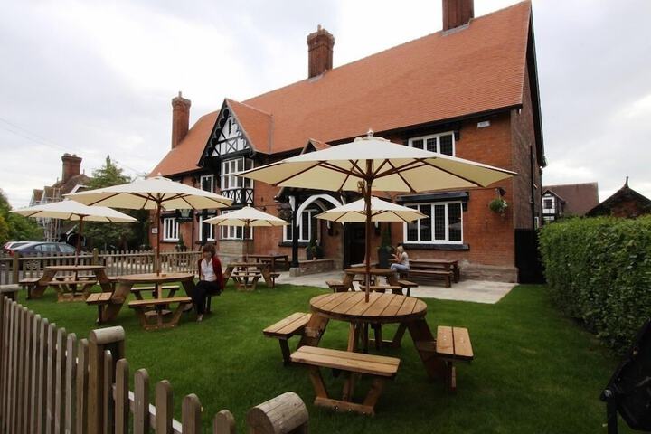 Bears Paw Inn Sandbach | Bookonline.com