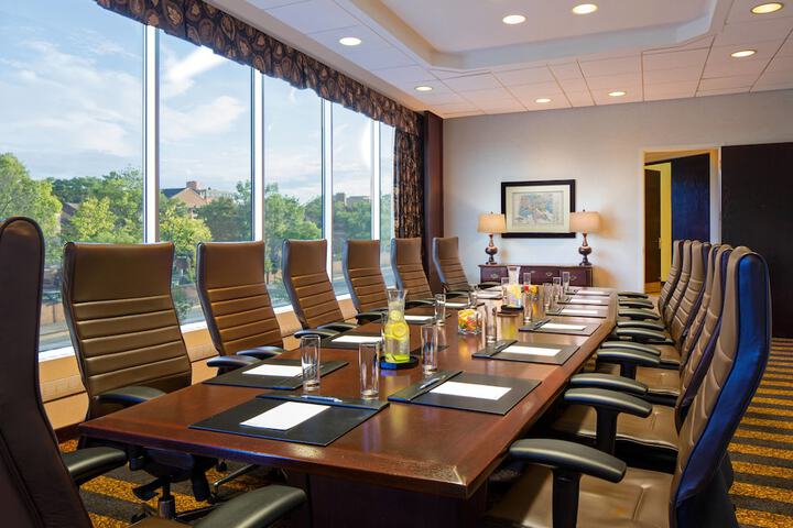 Sheraton Inner Harbor Hotel Baltimore | Bookonline.com