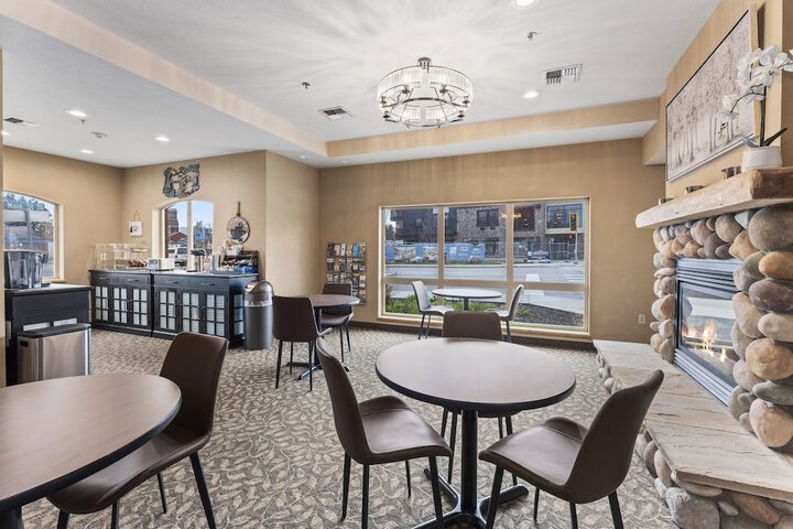 Cedar Street Hotel&Suites Sandpoint | Bookonline.com