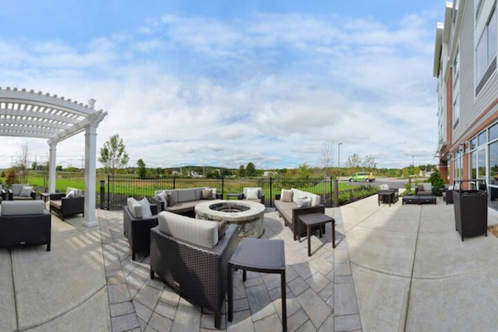Courtyard by Marriott Boston Littleton Littleton | Bookonline.com