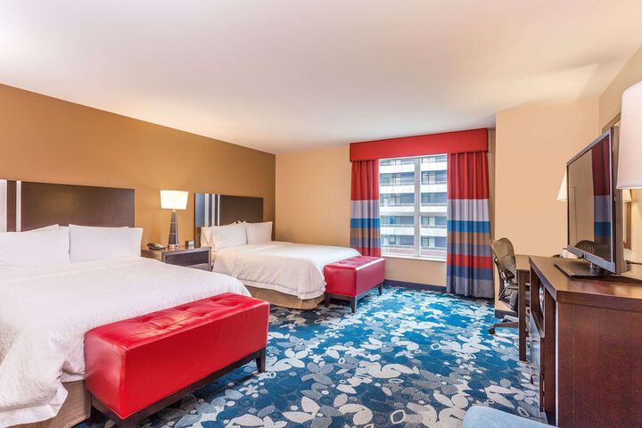 Hampton Inn & Suites Madison / Downtown Madison | Bookonline.com