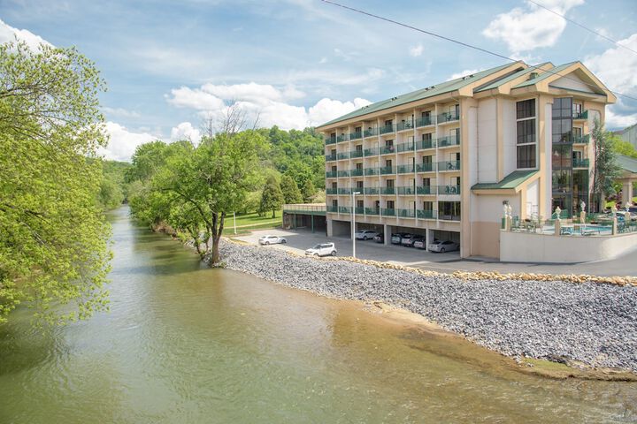 Pigeon River Inn Pigeon Forge | Bookonline.com