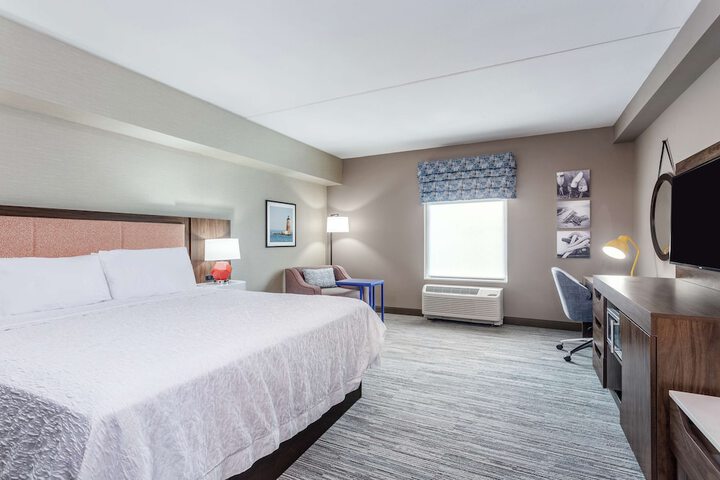 Hampton Inn & Suites Kittery Kittery | Bookonline.com