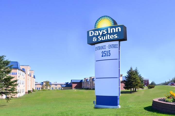 Days Inn & Suites by Wyndham Moncton Moncton | Bookonline.com