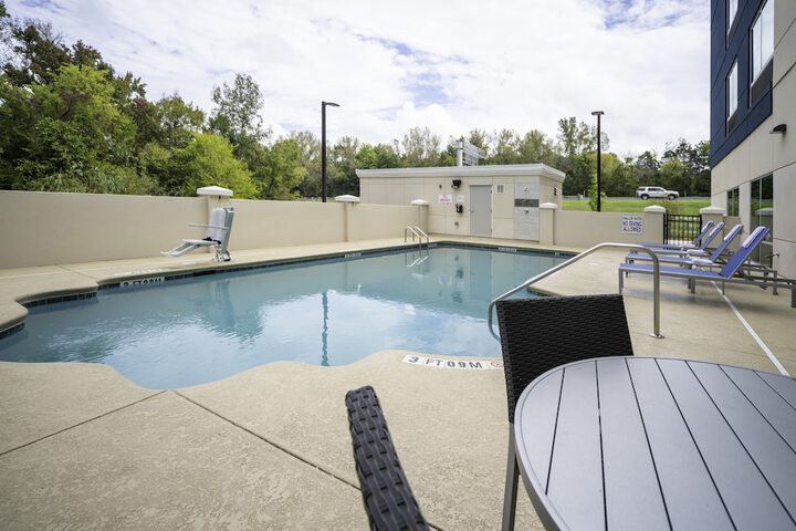 Holiday Inn Express & Suites Rock Hill an IHG Hotel Rock Hill ...