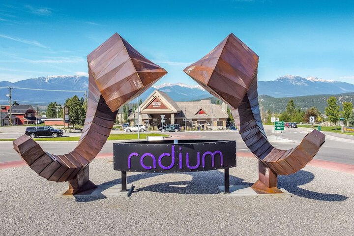 Prestige Radium Hot Springs Resort WorldHotels Crafted Radium Hot ...