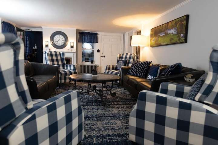 Blue Bear Inn Francestown | Bookonline.com