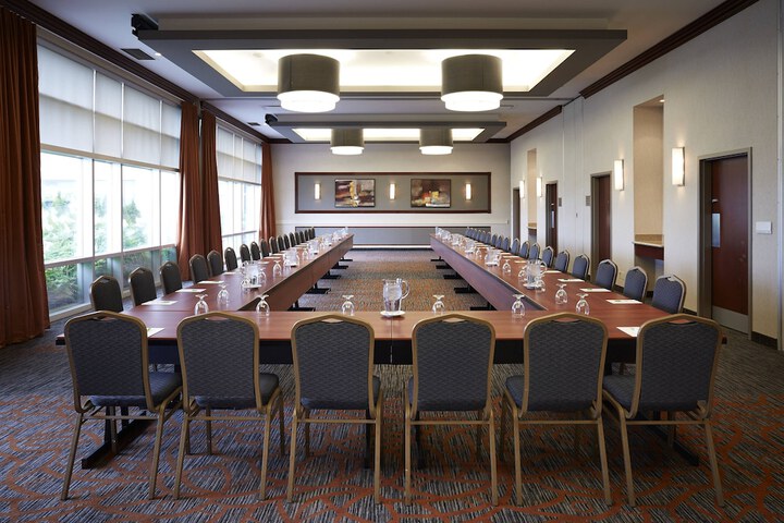 Courtyard by Marriott Montreal Airport Montreal | Bookonline.com