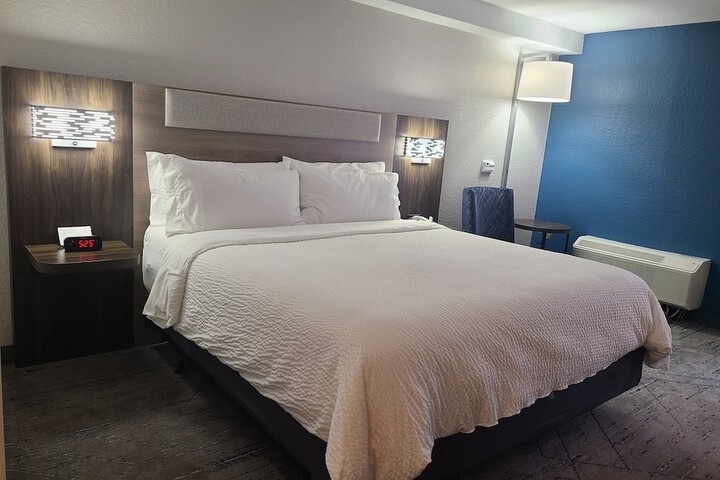 Holiday Inn Express And Suites Ft Lauderdale N Exec Airport An Ihg