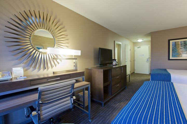 Holiday Inn Express Fargo West Acres an IHG Hotel Fargo | Bookonline.com