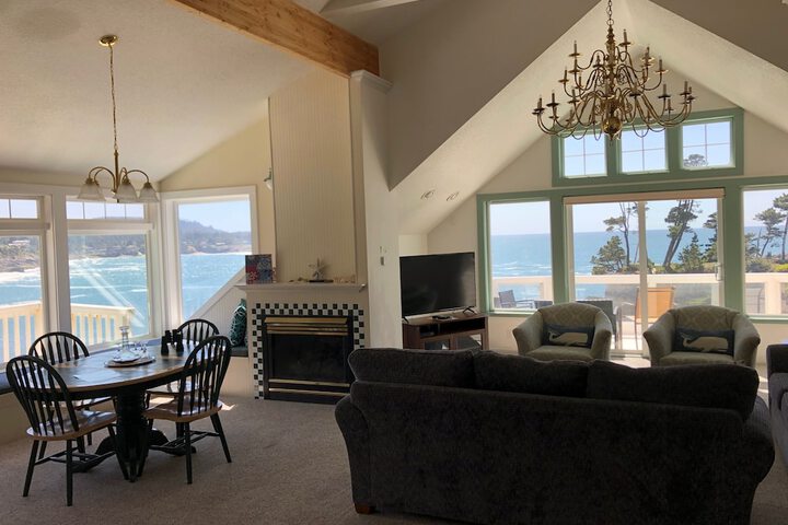 Inn at Arch Rock Depoe Bay | Bookonline.com