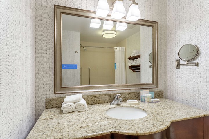 Hampton Inn & Suites Saratoga Springs Downtown Saratoga Springs ...