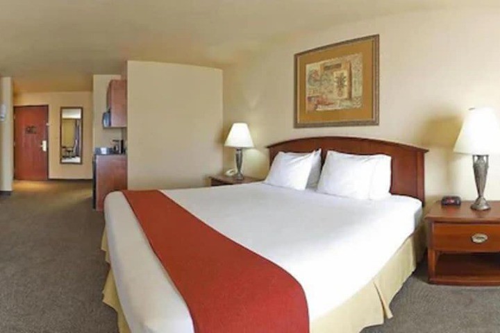 Holiday Inn Express Hotel & Suites Kerrville an IHG Hotel Kerrville ...