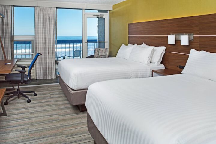 Holiday Inn Express Nags Head Oceanfront an IHG Hotel Nags Head ...