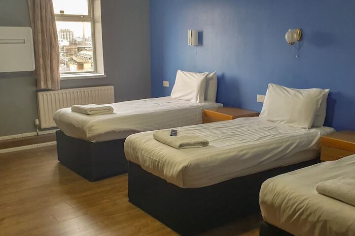 Gilson Hotel Hull | Bookonline.com