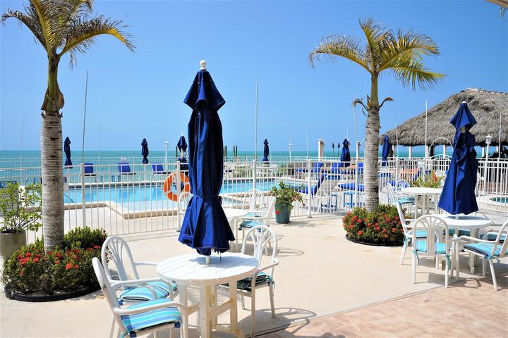 Glunz Ocean Beach Hotel & Resort Key Colony Beach | Bookonline.com