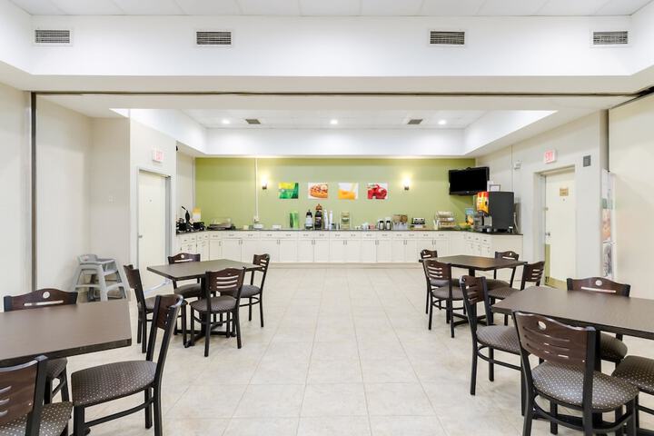 Quality Inn West Springfield West Springfield | Bookonline.com