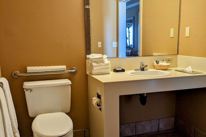 The Bard's Inn, BW Signature Collection by Best Western Ashland ...