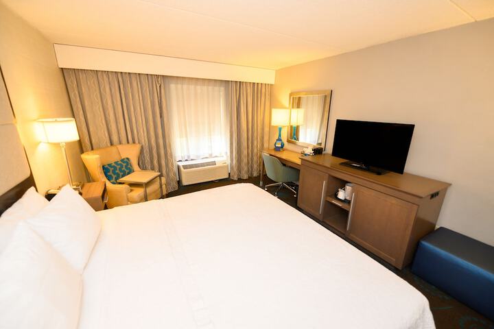 Hampton Inn Bloomington Bloomington | Bookonline.com