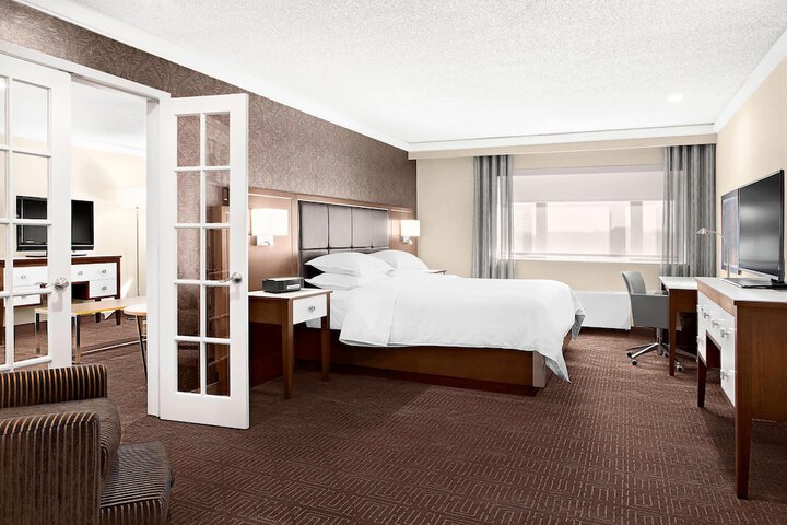 Sheraton Laval Hotel Laval | Bookonline.com