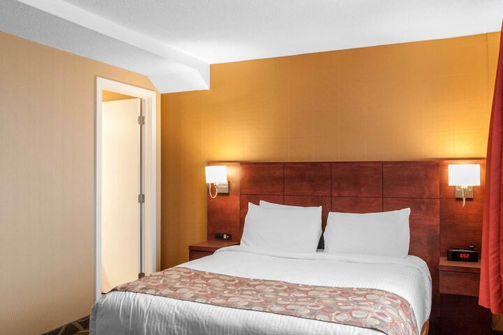 Quality Hotel & Suites Gander | Bookonline.com
