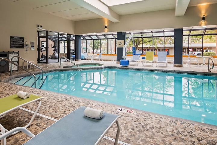 Best Western Plus InnTowner Madison Madison | Bookonline.com