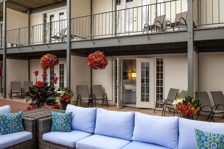 Red Deer Resort & Casino Red Deer | Bookonline.com