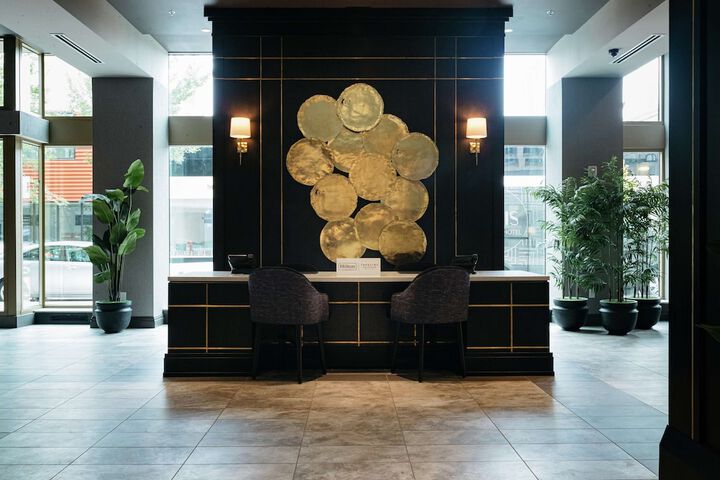 The Axis Moline Hotel Tapestry Collection by Hilton Moline | Bookonline.com
