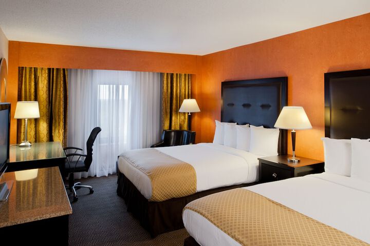 DoubleTree by Hilton Springfield Springfield | Bookonline.com