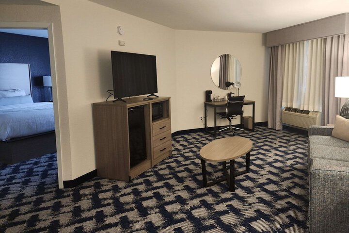 The Inn on Maritime Bay, Ascend Hotel Collection Manitowoc | Bookonline.com