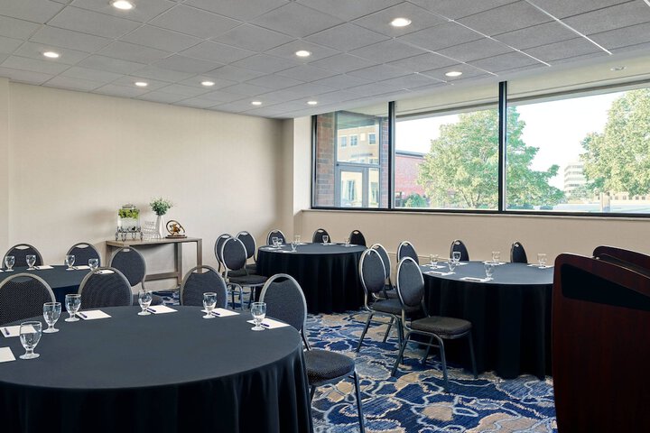 Delta Hotels by Marriott Muskegon Convention Center Muskegon ...