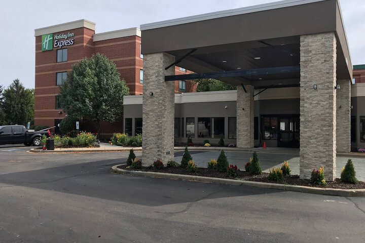 Holiday Inn Express Naperville, an IHG Hotel Naperville | Bookonline.com