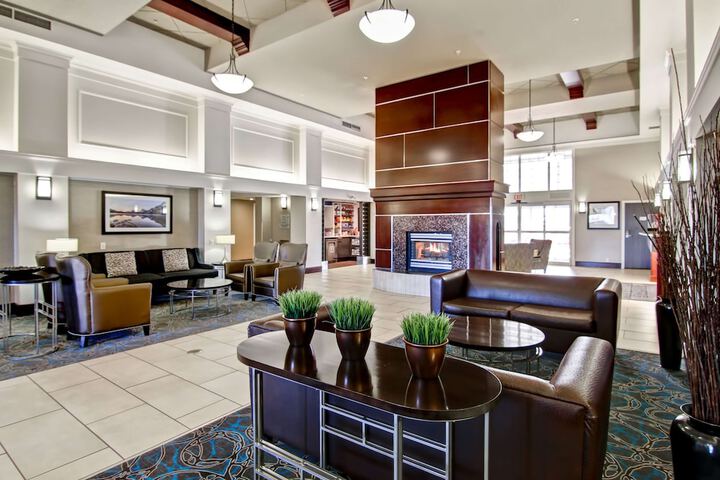 Hampton Inn & Suites by Hilton Calgary Airport Calgary | Bookonline.com