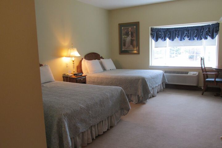 Inn at Amish Door Wilmot | Bookonline.com