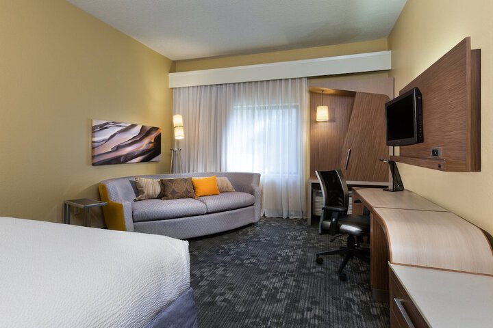 Courtyard by Marriott Austin The Domain Area Austin | Bookonline.com