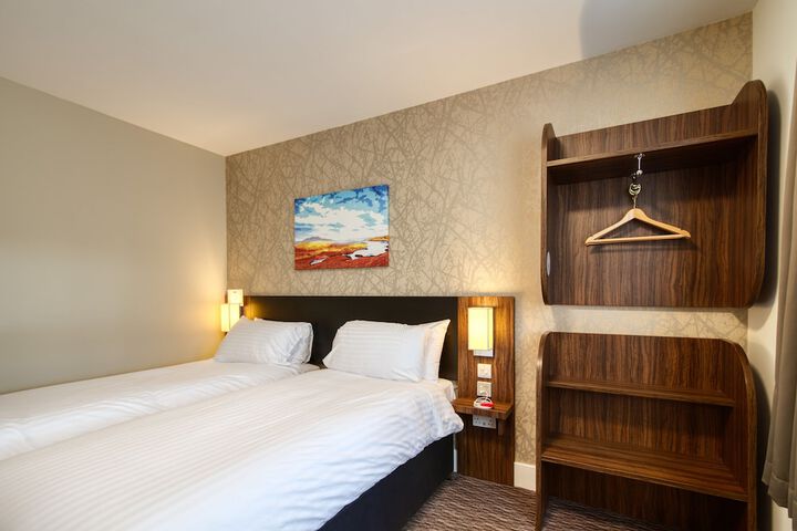 Highland Gate Stirling by Marstons Inns Stirling | Bookonline.com