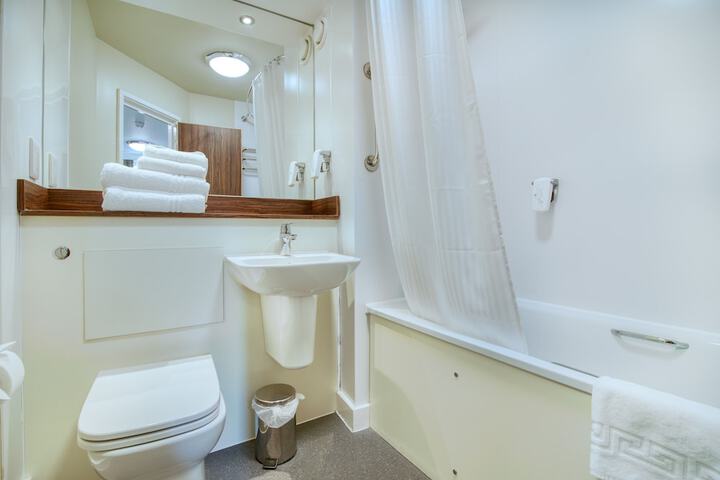 Highland Gate Stirling by Marstons Inns Stirling | Bookonline.com