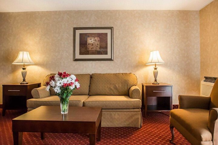 Comfort Inn Pocono Lakes Region Lake Ariel | Bookonline.com