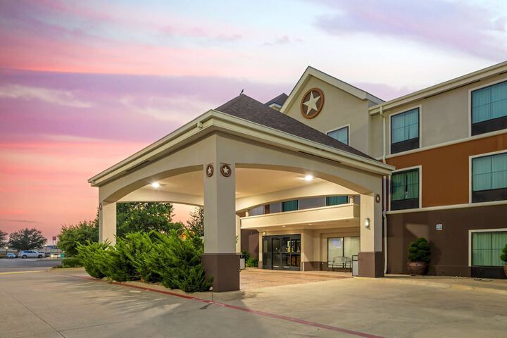 Best Western Plus Denton Inn & Suites Denton | Bookonline.com