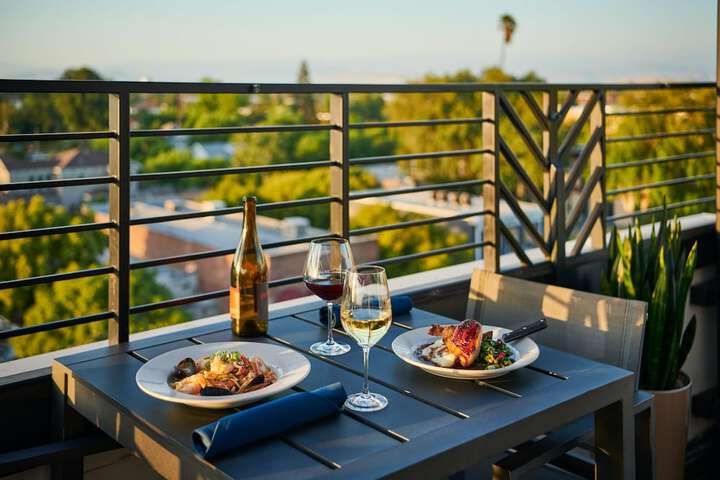 The Darling Hotel Visalia | Bookonline.com