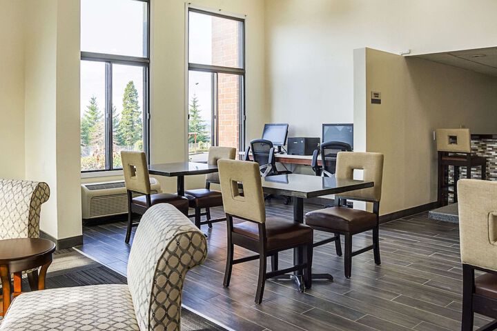 Quality Inn & Suites Clackamas – Portland Clackamas | Bookonline.com