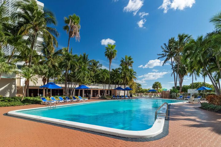 Radisson Resort Miami Beach Miami Beach | Bookonline.com