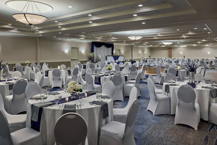 Delta Hotels by Marriott Muskegon Convention Center Muskegon ...