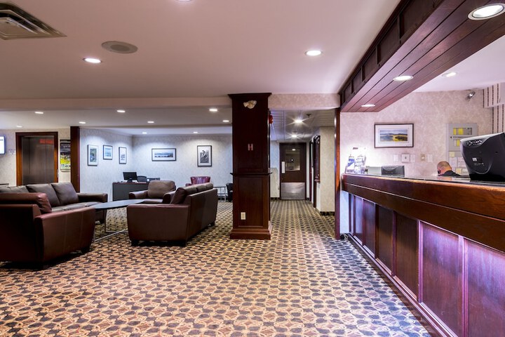 Sinbads Hotel & Suites Gander | Bookonline.com