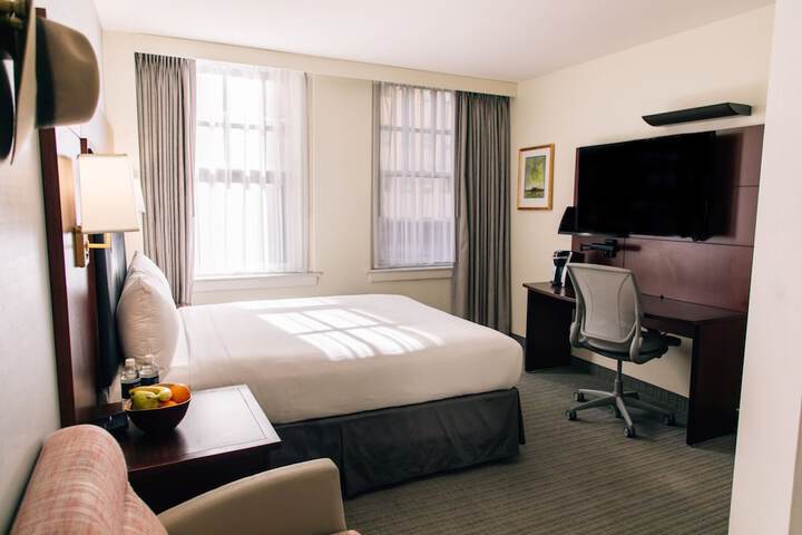 Club Quarters Hotel Downtown Houston Houston | Bookonline.com