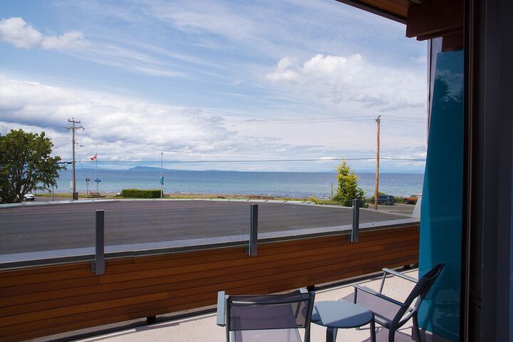 Qualicum Beach Inn Qualicum Beach | Bookonline.com