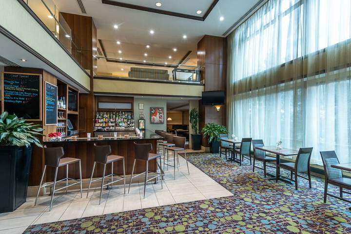Hilton Garden Inn Bethesda Downtown Bethesda | Bookonline.com