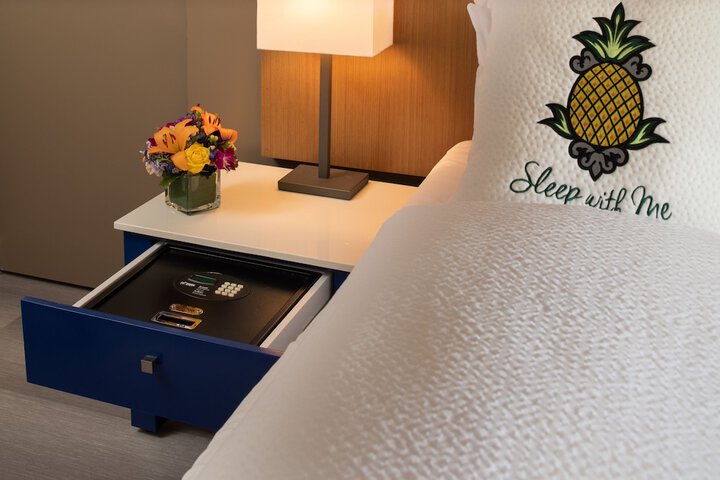 Staypineapple Hotel Rose Downtown Portland Portland | Bookonline.com